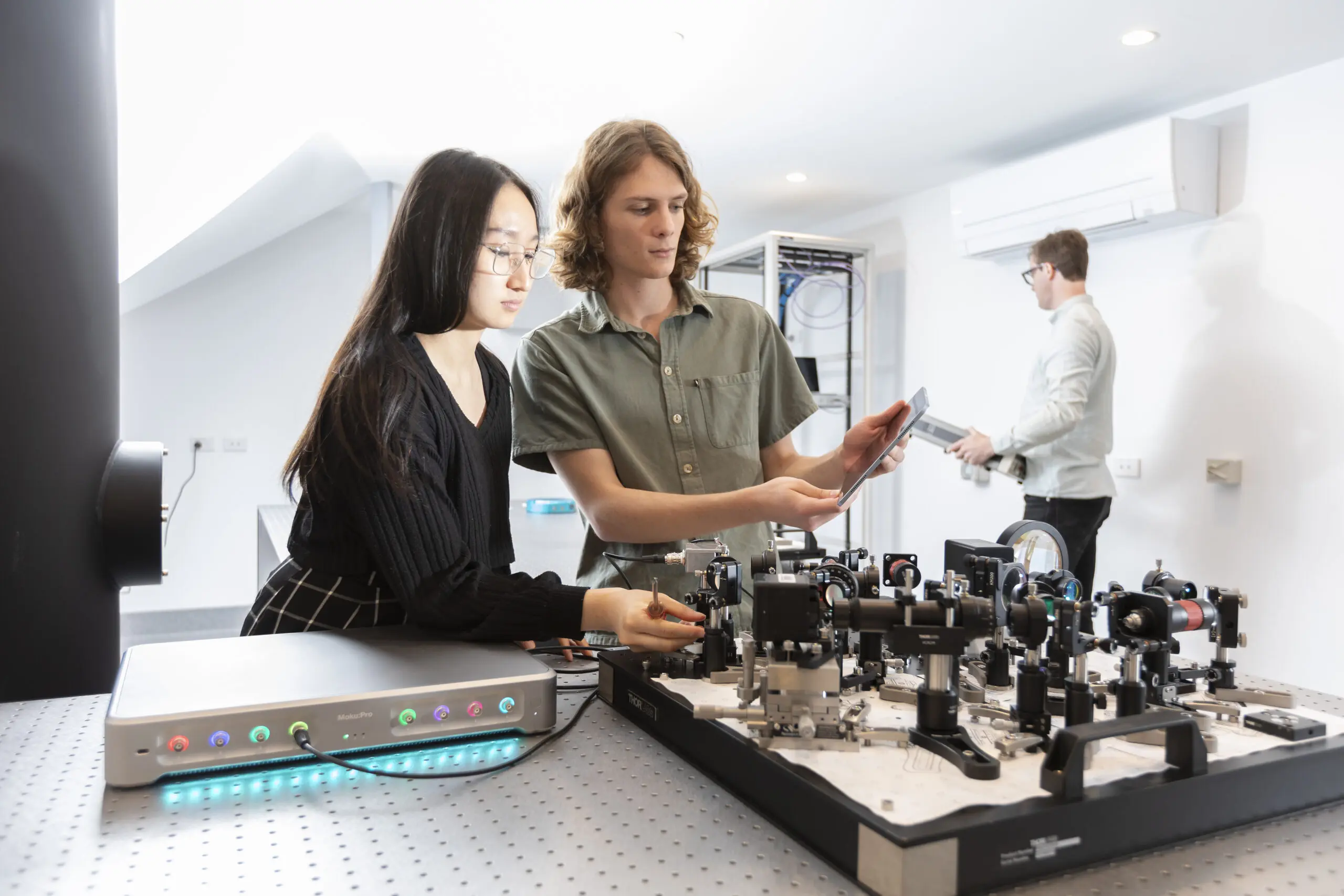 Laser locking checklist: streamline the Pound-Drever-Hall (PDH) technique with Moku:Pro - Liquid ...